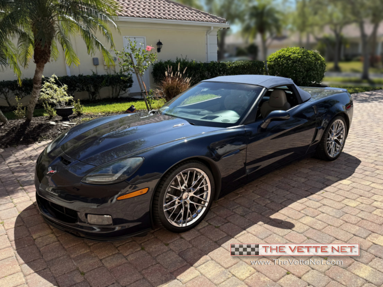 Thevettenet 2013 Corvette Convertible Night Race Blue